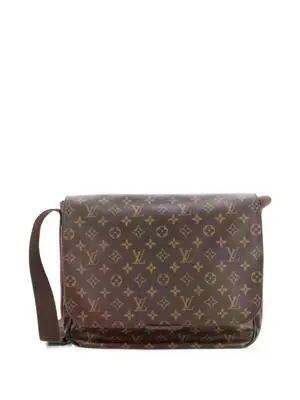 LOUIS VUITTON Beaubourg Messenger Bag Monogram Canvas Gm Crossbody Bag