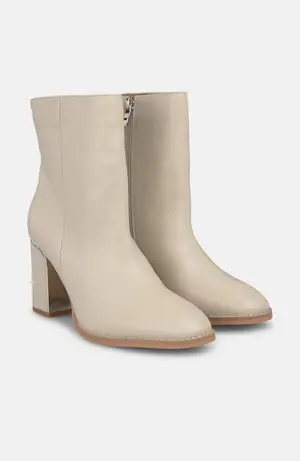 ALMA EN PENA Heeled Ankle Boot Detail - Ice