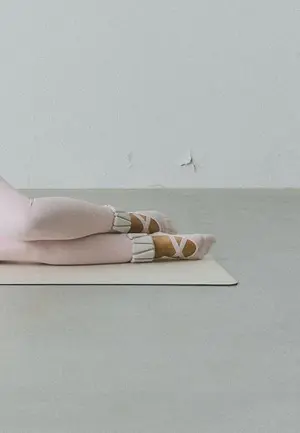 SISTERLY TRIBE Pilates Grip Socks - Ballet Slipper