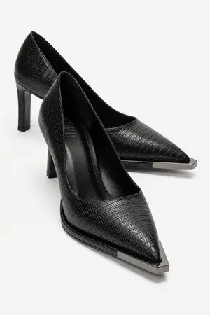 PROLOGUE SHOES Marlotta Stiletto Pump - Black