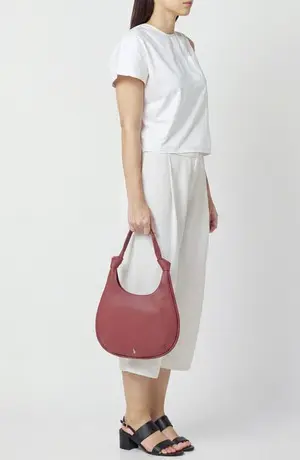 BEHNO Ina Potli Medium N°2 Pebble Leather Hobo - Cherry