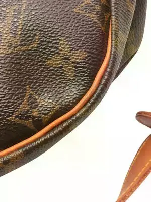 LOUIS VUITTON 1993 Monogram Saumur 35 Crossbody Bag