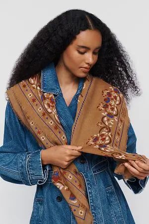 MAISON LECOMTE FLAMENT Cashmere Triangle Scarf