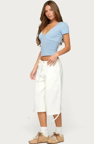 EDIKTED Yanel Striped V-neck T-shirt