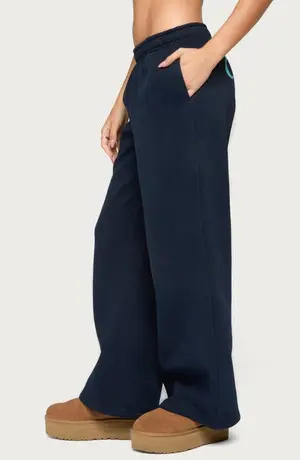 EDIKTED Miss Wide Leg Sweatpants