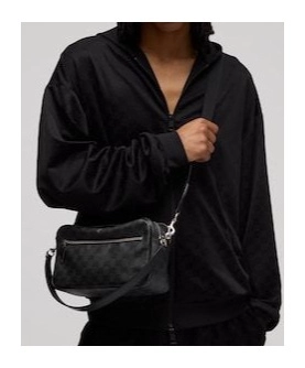 Gucci Essence Classic Small Crossbody Bag