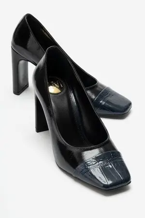 PROLOGUE SHOES Bans Block Heel Pump - Black