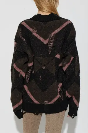 AKEP V-neck Sweater