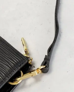 FWRD RENEW Louis Vuitton Epi Pochette Accessoires 24 Shoulder Bag - Black