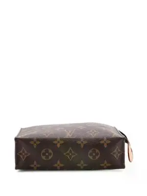 LOUIS VUITTON Toiletry Monogram Canvas 19 Pouch - Brown