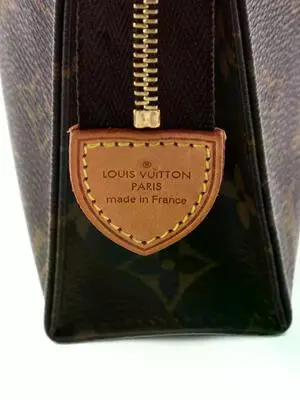 LOUIS VUITTON Toiletry Monogram Canvas 19 Pouch - Brown