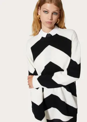 Valentino Garavani Chevron-knitted Crewneck Jumper