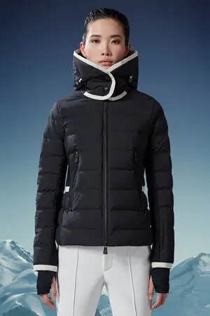 Moncler Lamoura Short Down Jacket