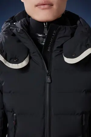 Moncler Lamoura Short Down Jacket