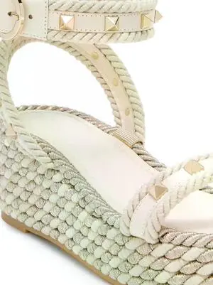 Valentino Garavani Rockstud Platform Sandals - Neutrals