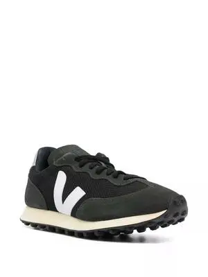 VEJA Logo-patch Panelled Sneakers