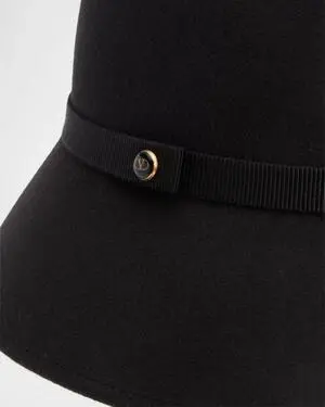 Valentino Garavani Vlogo Signature Cloche Hat - Nero