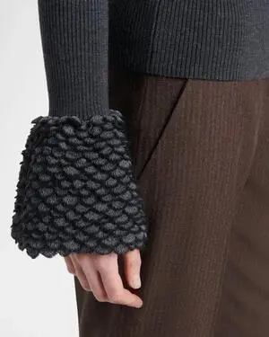 Alexander McQueen Wool Rib-knit Scalloped-cuff Top