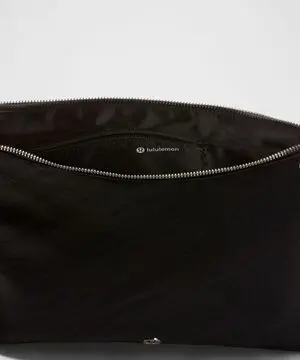 Lululemon Convertible Ruched Strap Crossbody Bag 6.5l - Black/black/silver