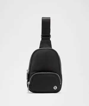 Lululemon Everywhere Sling Bag Small 2l - Black