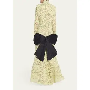 Marc Jacobs Sculptural Lace Long-sleeve Bow Trumpet Gown