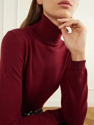 Giuliva Heritage Wool Turtleneck Sweater
