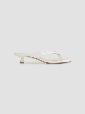 STUART WEITZMAN Rio Sleek 35mm Kitten-heel Sandals - Blanco