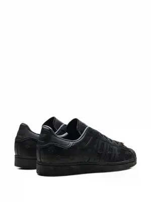 Adidas Superstar Sneakers