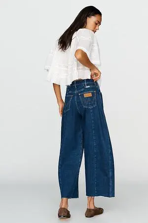 Wrangler High Rise Cowboy Barrel Jeans