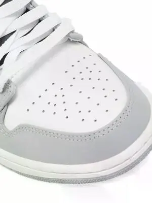 JORDAN Air 1 Mid-top Sneakers