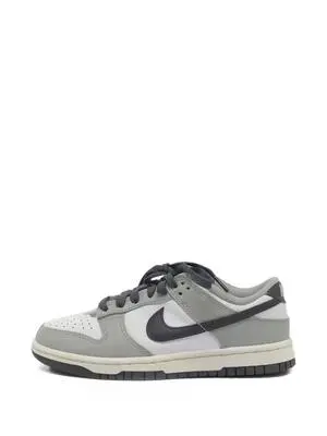 Nike Dunk Low Sneakers
