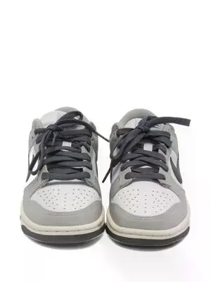 Nike Dunk Low Sneakers