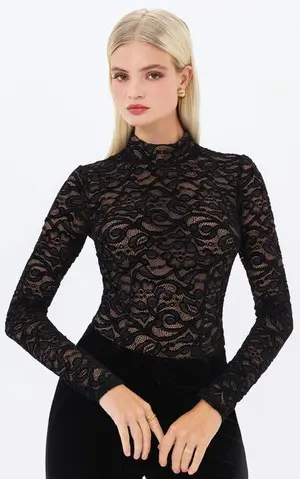 MISS CIRCLE NEW YORK Quenisa Chenille Lace Long Sleeve Bodysuit