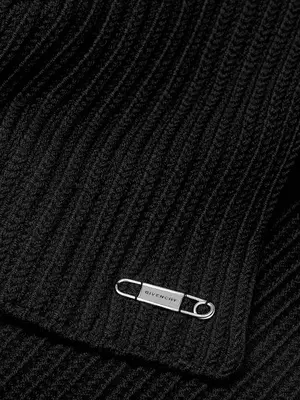 Givenchy Scarf In Wool With Pin - Black