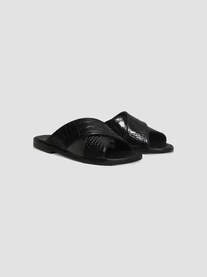 Manolo Blahnik Otawi Leather Sandals
