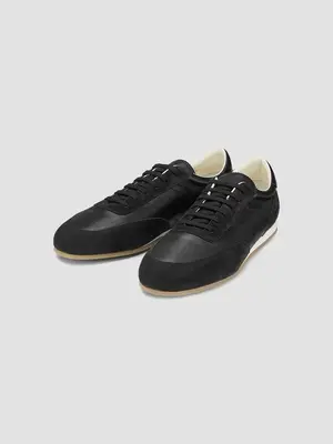 COMMON PROJECTS Minimal Runner Sneakers - Black