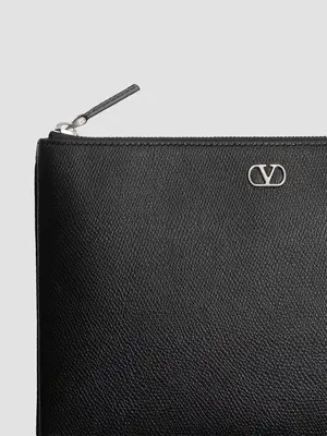 Valentino Garavani Vlogo Signature Grainy Calfskin Pouch