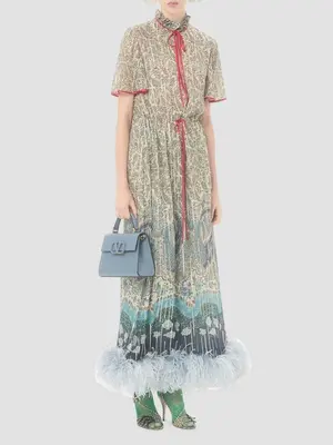 Valentino Garavani Small Vsling Grainy Calfskin Handbag - Stone