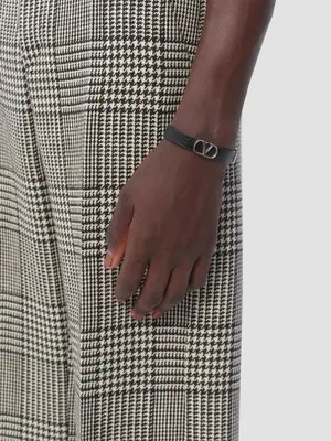 Valentino Garavani Vlogo Signature Grainy Calfskin Bracelet