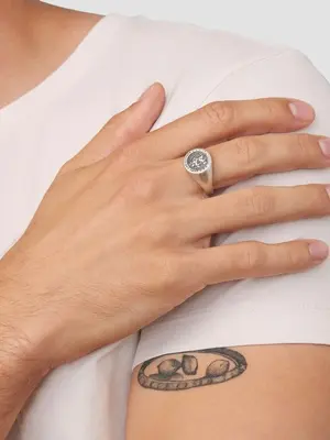 ORADINA Guardian Signet Ring In Sterling
