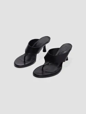 AeydĒ Olenna Leather Thong Sandals