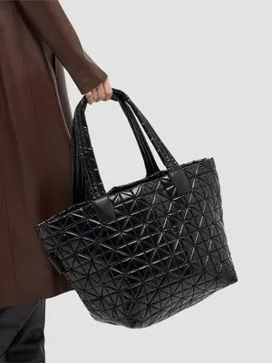 VEE COLLECTIVE Medium Vee Quilted Tote Bag