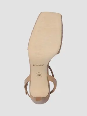 Bernardo Peoria Pumps - Sand