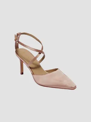 Bernardo Yazmin Pumps