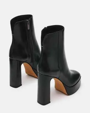 Steve Madden Lochlan Block Heel Booties