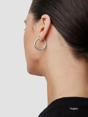 JENNIFER FISHER Lilly Huggie Earrings/23mm