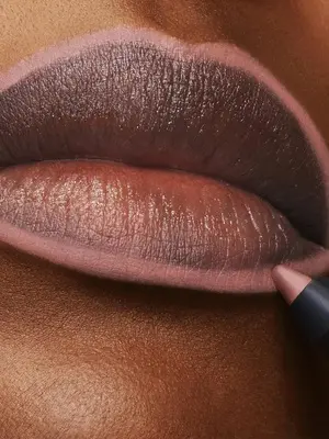 TOM FORD Runway Lip Pencil - Close Up