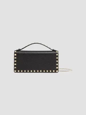 Valentino Garavani Rockstud Wallet With Chain In Grainy Calfskin - Black