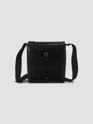FERRAGAMO Trading Gancio Leather Crossbody Bag - Nero