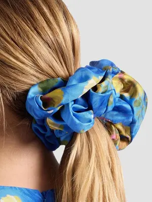 La DoubleJ Giga Scrunchie